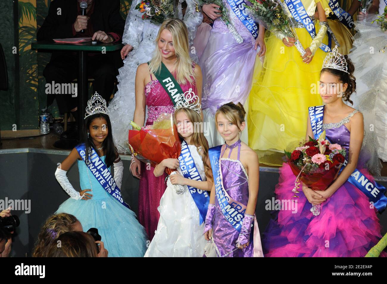 Mini miss france Banque de photographies et d’images à haute résolution ...
