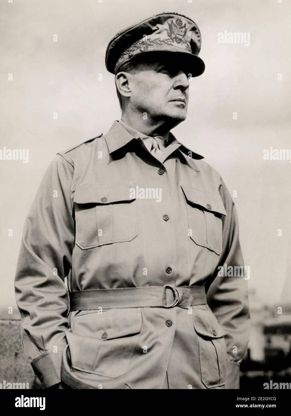 Général d'armée Douglas MacArthur (1880 - 1964) était un cinq étoiles ...