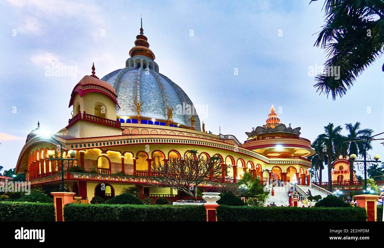 Iskcon goshala Banque de photographies et d’images à haute résolution ...