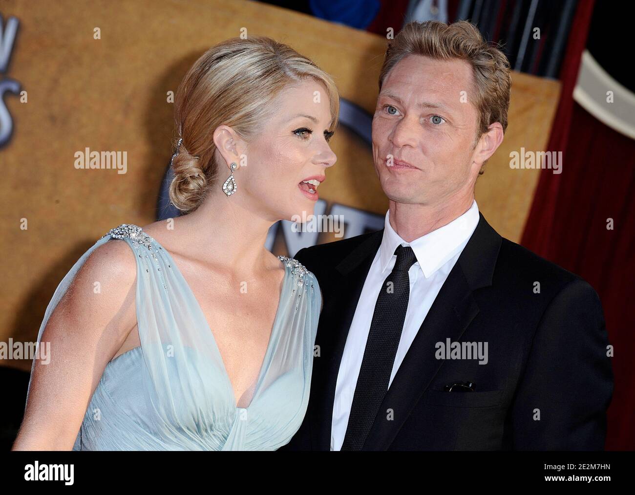 Christina applegate and husband martyn lenoble Banque de photographies ...