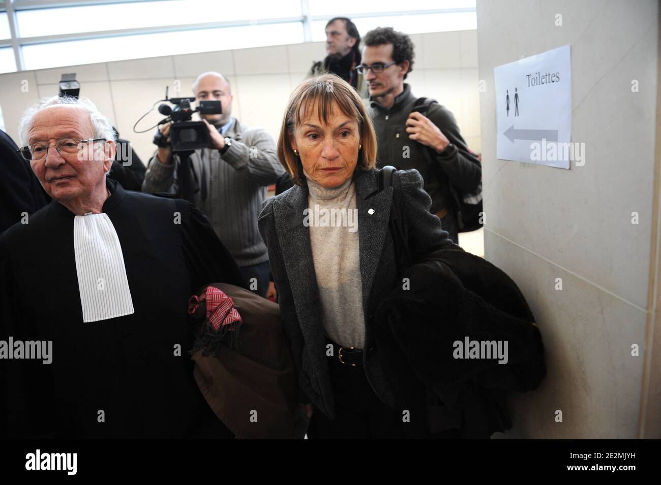 La veuve de Christian Marty le pilote de concord arrive au palais de ...