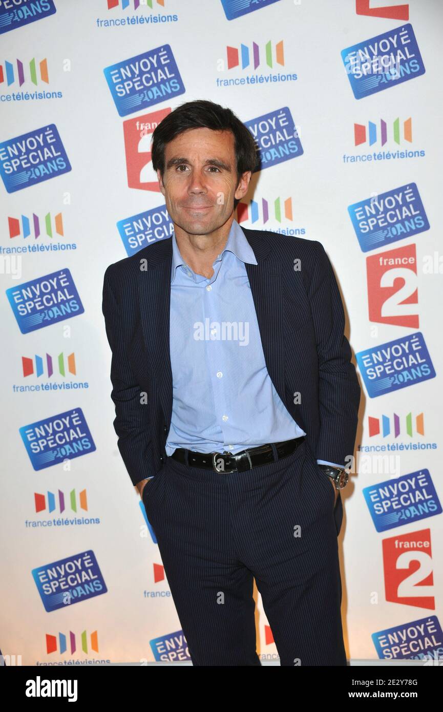 David Pujadas arrive pour le 20ème anniversaire de la fête de France 2 ...
