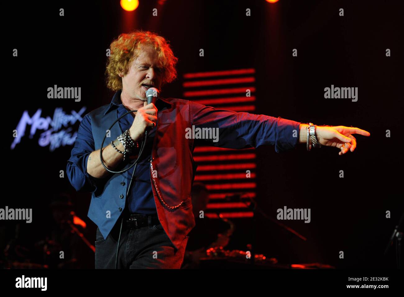 Simply red montreux Banque de photographies et d’images à haute ...