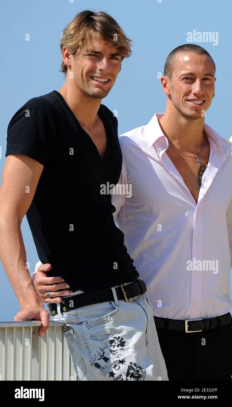 Les nageurs français Camille Lacourt, Frederick Bousquet posent après ...