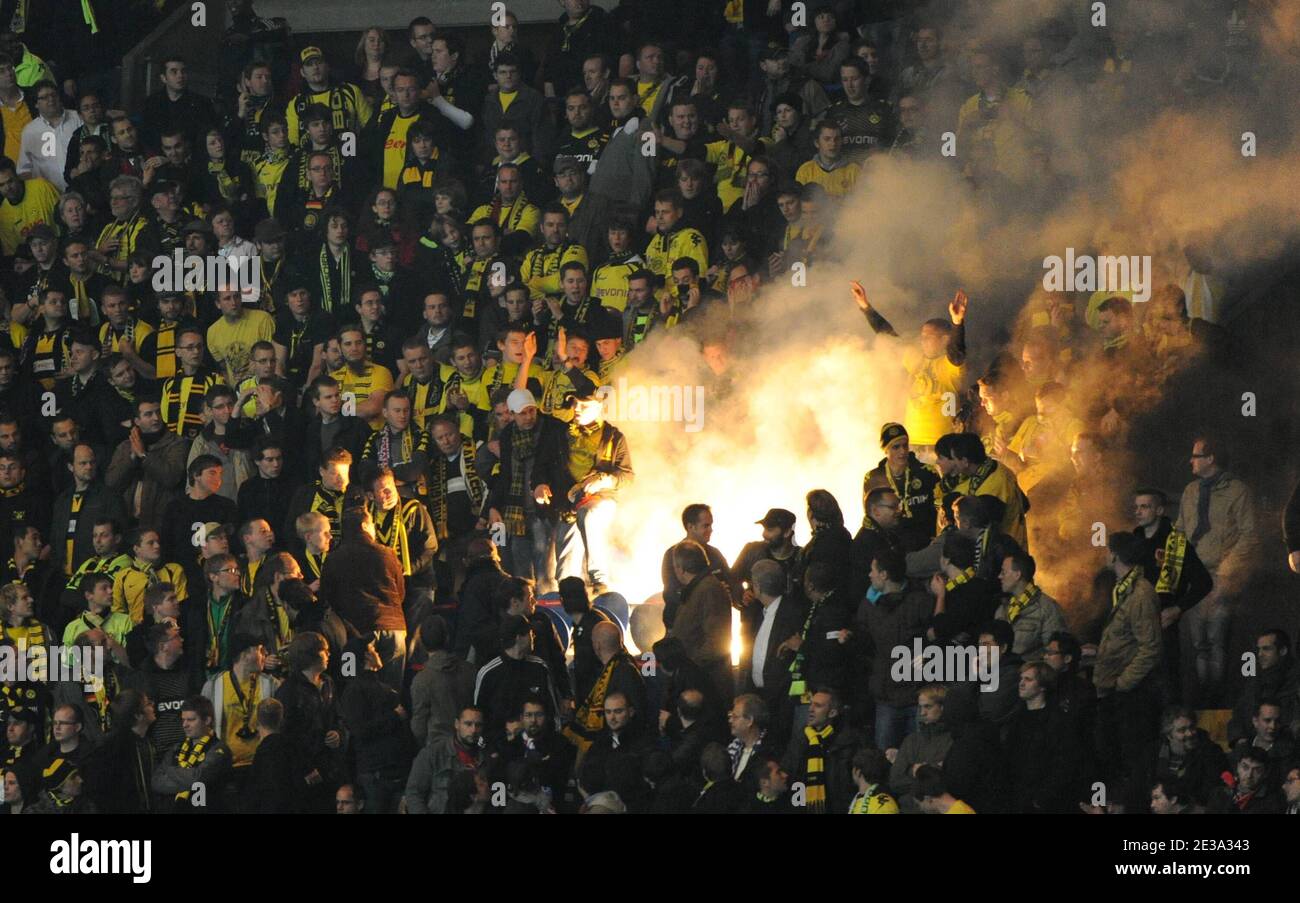 Fans et supporters de Dortmund lors du match de football de l'Europa ...