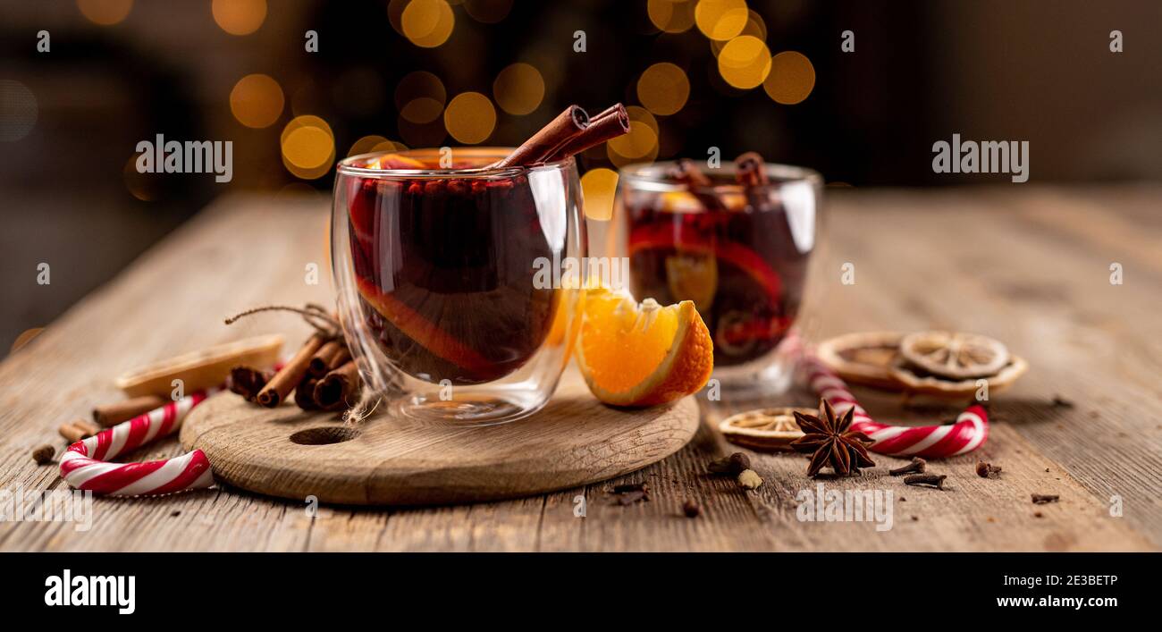 Tasse à double fond Banque de photographies et d’images à haute ...