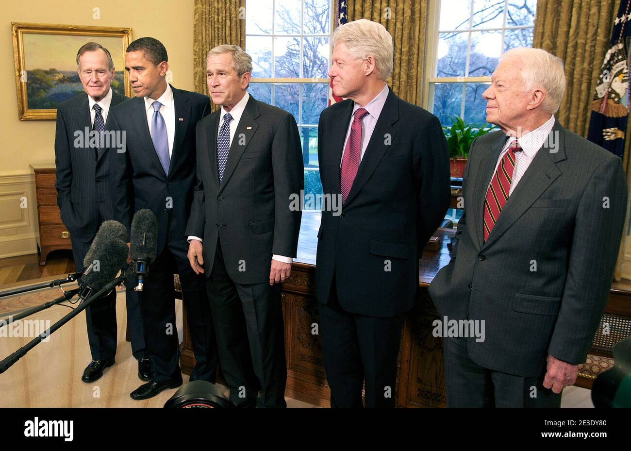 Le président américain George W. Bush participe à une séance photo avec ...