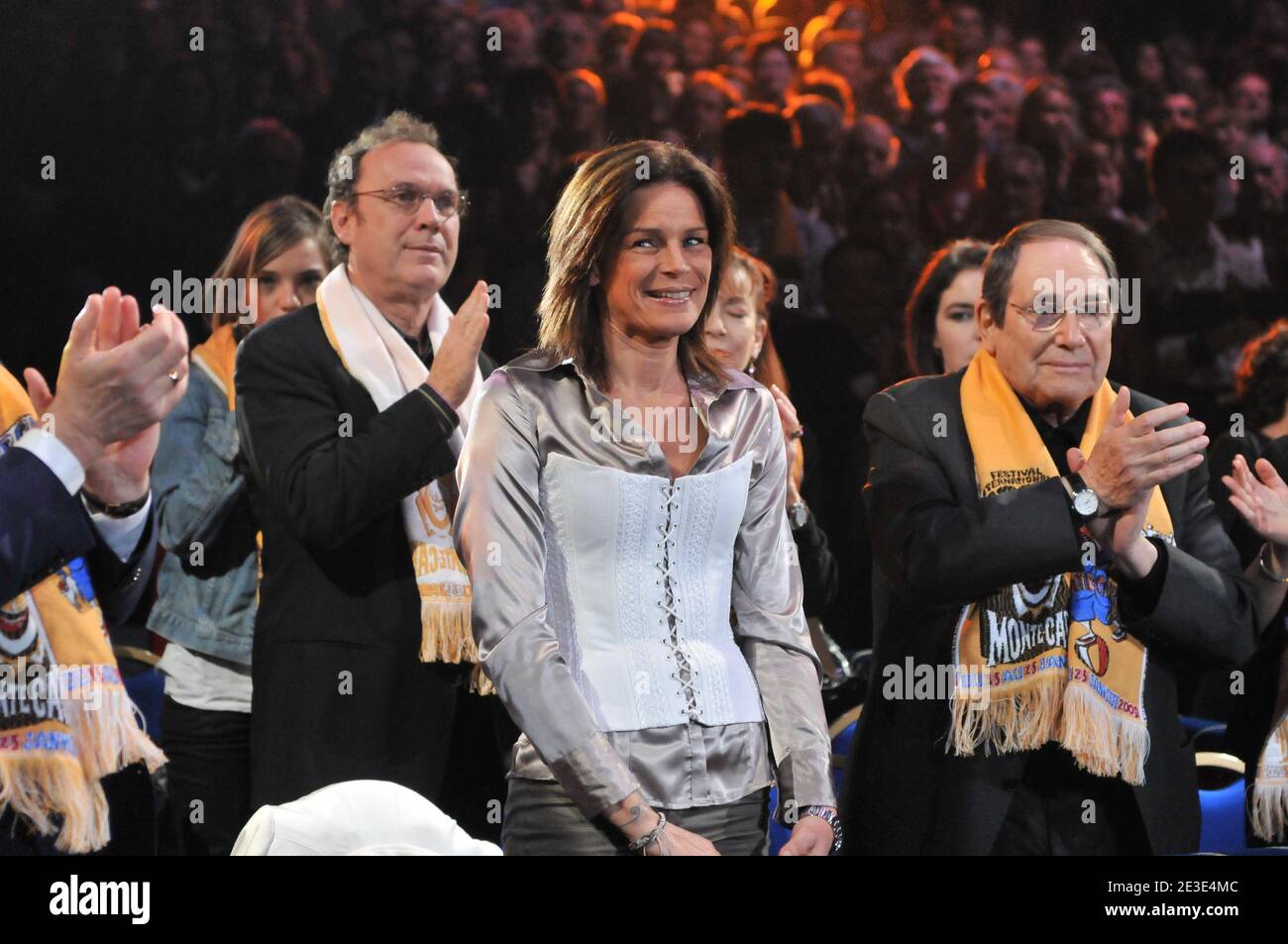 La princesse Stéphanie de Monaco avec Julien lepers, Robert Hossein et ...