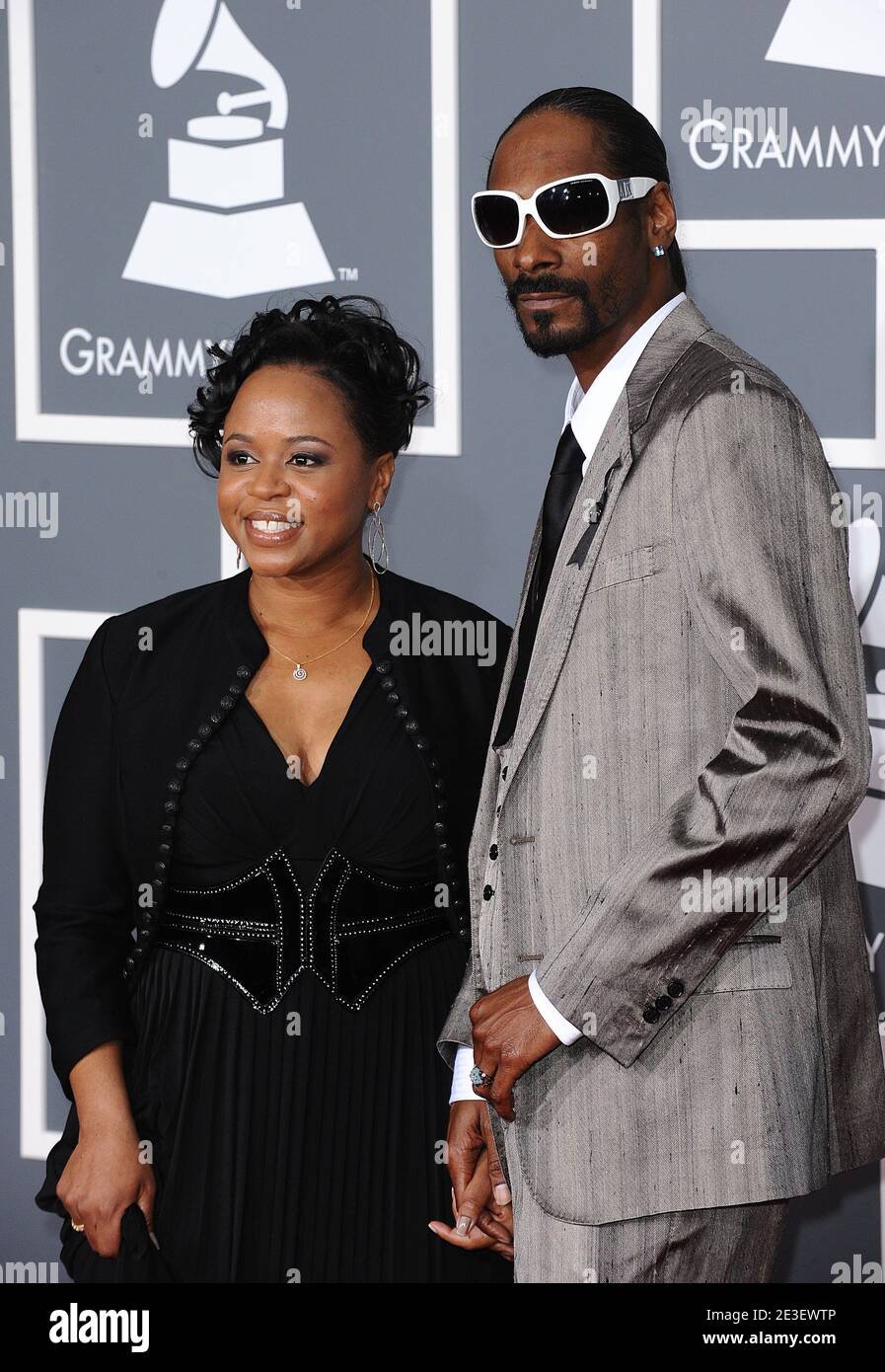 Snoop dogg and his wife Banque de photographies et d’images à haute ...