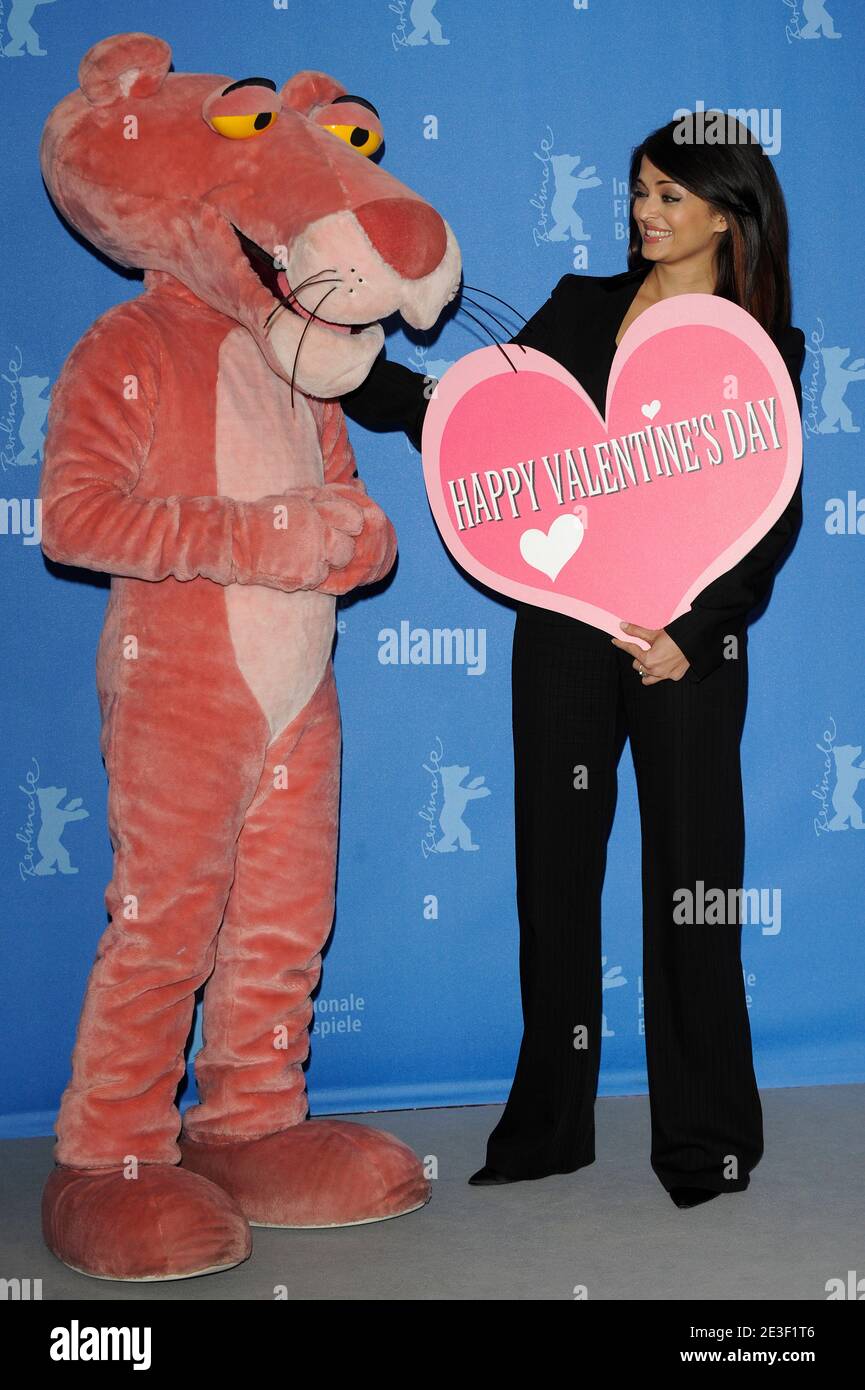 Le 'Pink Panther' souhaite à l'actrice Aishwarya Rai Bachchan une ...