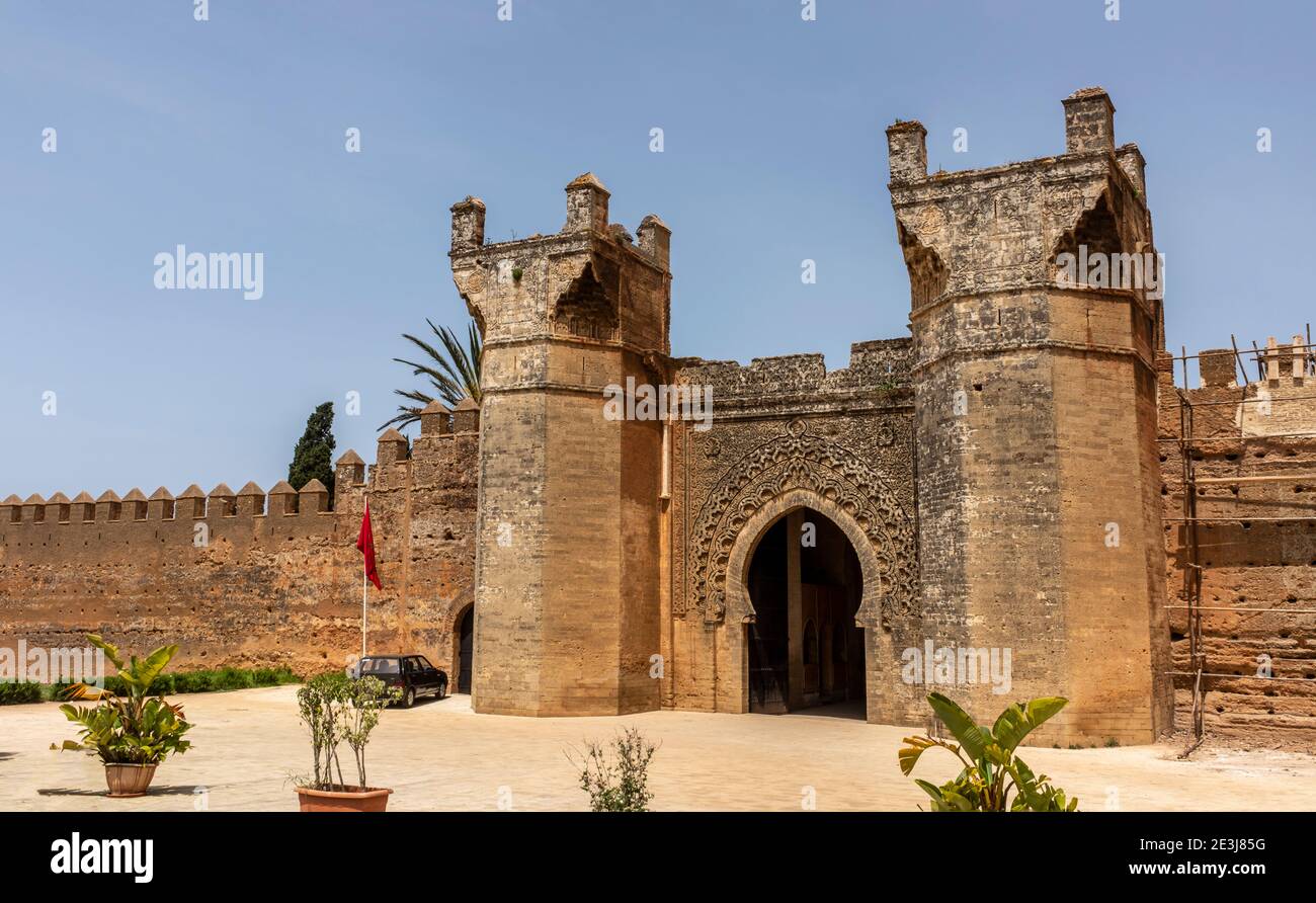 Entrée à la nécropole médiévale fortifiée de Chellah, à Rabat, au Maroc ...
