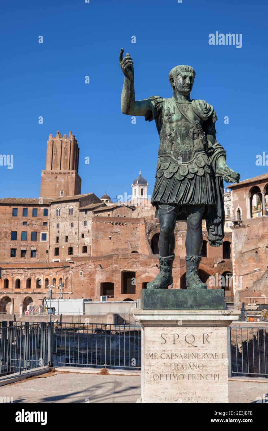 Nerva bronze statue sculpture Banque de photographies et d’images à ...