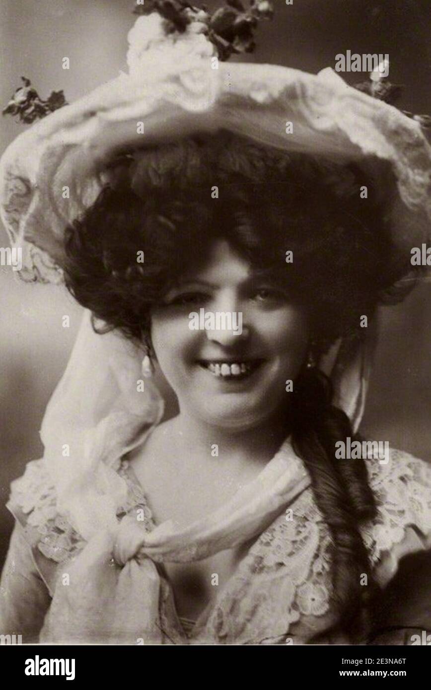 Marie lloyd Banque de photographies et d’images à haute résolution - Alamy