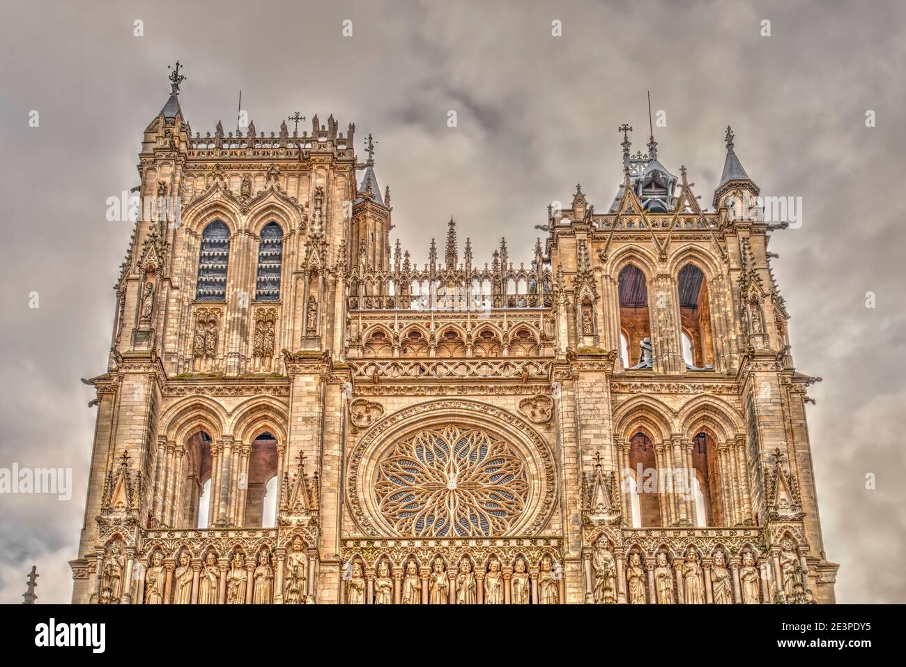 Amiens notre dame cathedral portail Banque de photographies et d’images ...