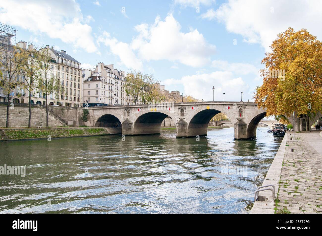 Pont marie bridge paris Banque de photographies et d’images à haute résolution - Alamy
