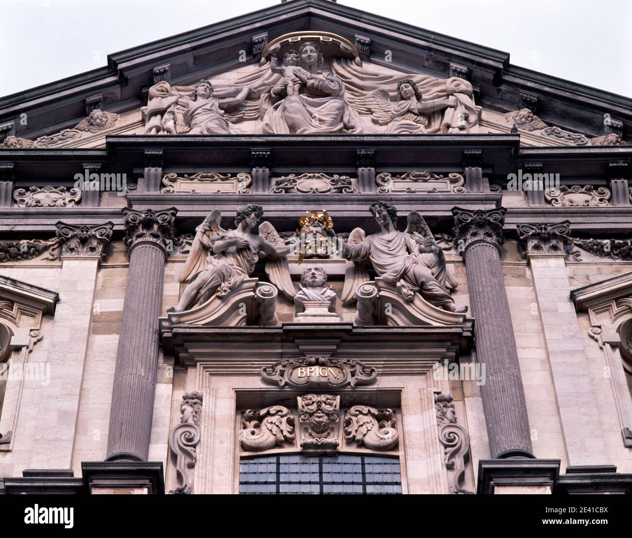 Tympanon baroque Banque de photographies et d’images à haute résolution ...