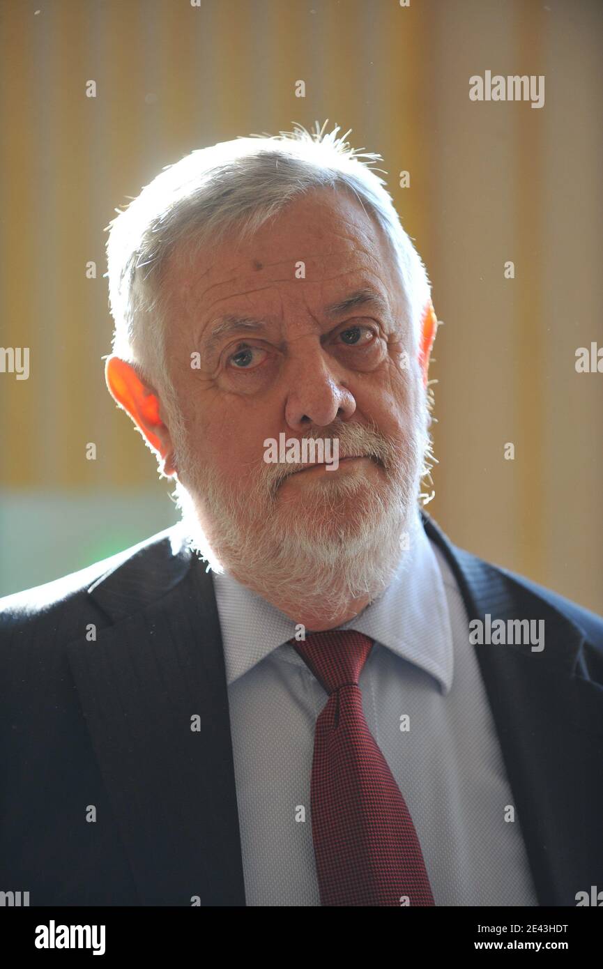 Yves coppens Banque de photographies et d’images à haute résolution - Alamy