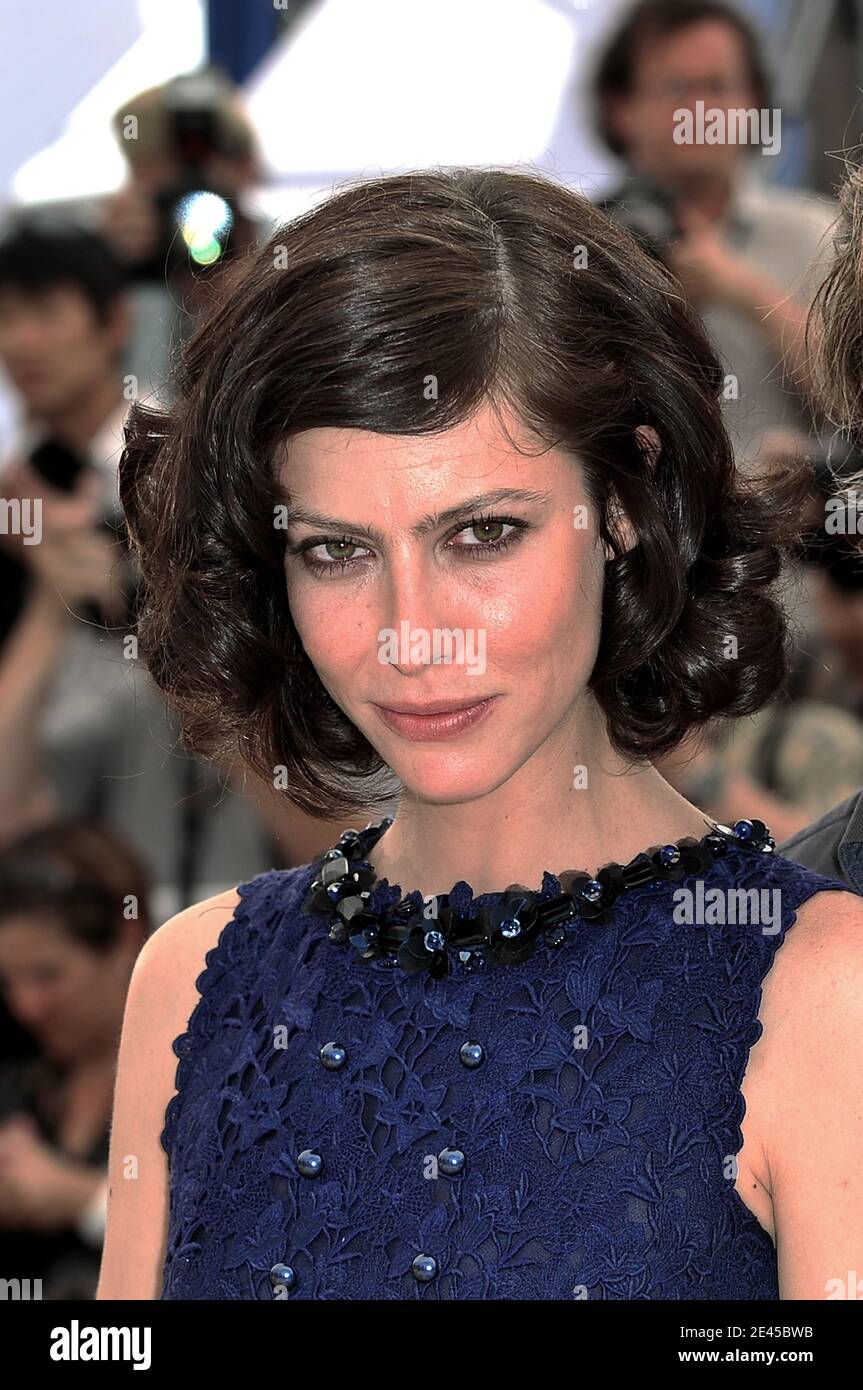 L'actrice française Anna Mouglalis pose lors de la séance photo de ...