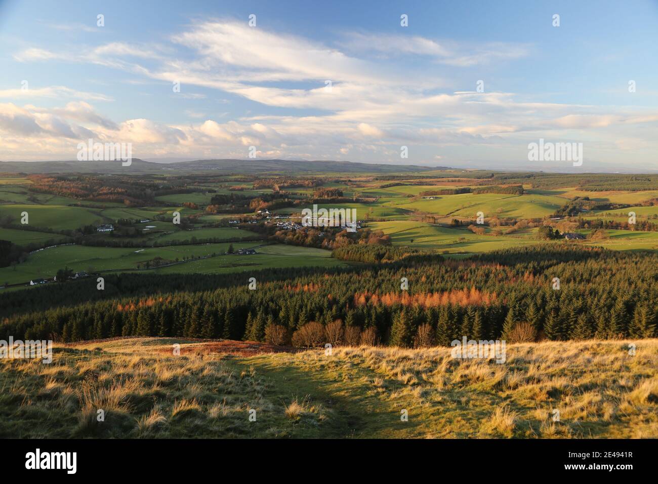 Straiton, Ayrshire, Écosse, Royaume-Uni. La promenade et la vue forment ...