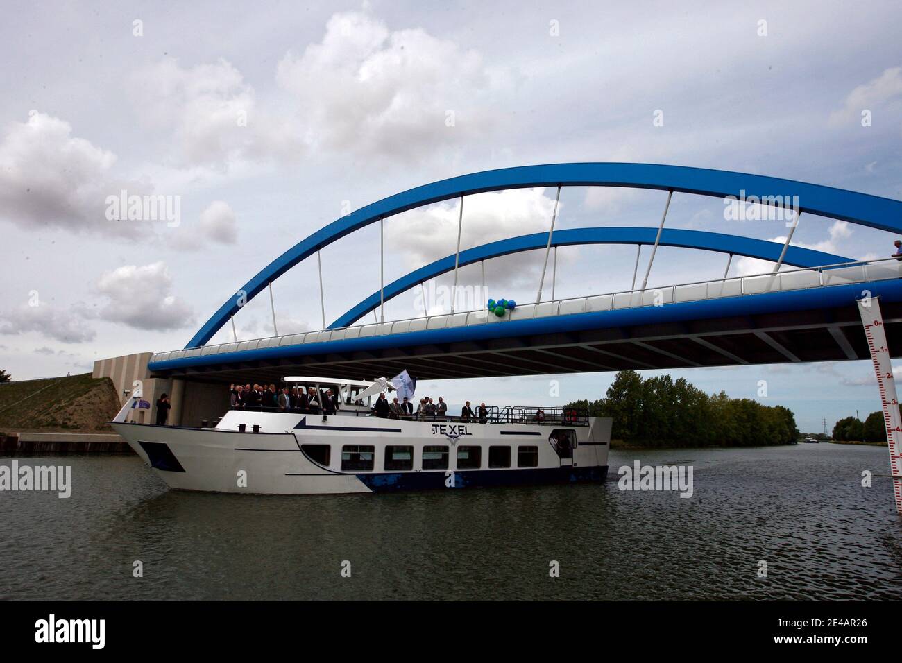 Nouveau pont de Coppenaxfort a Brouckerque pres de Dunkerque, dans le ...
