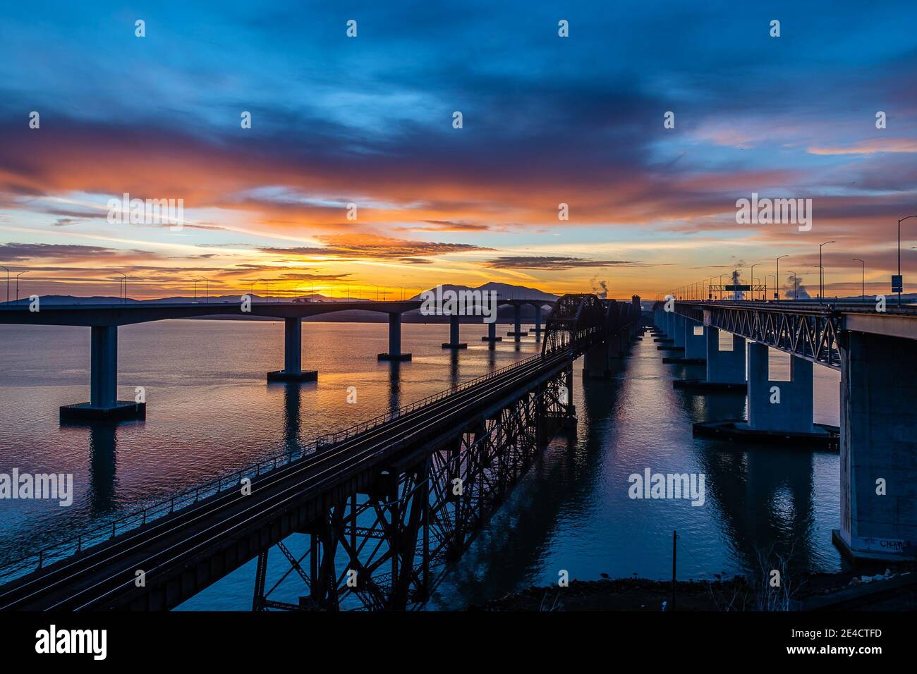 Benicia martinez bridge Banque de photographies et d’images à haute ...