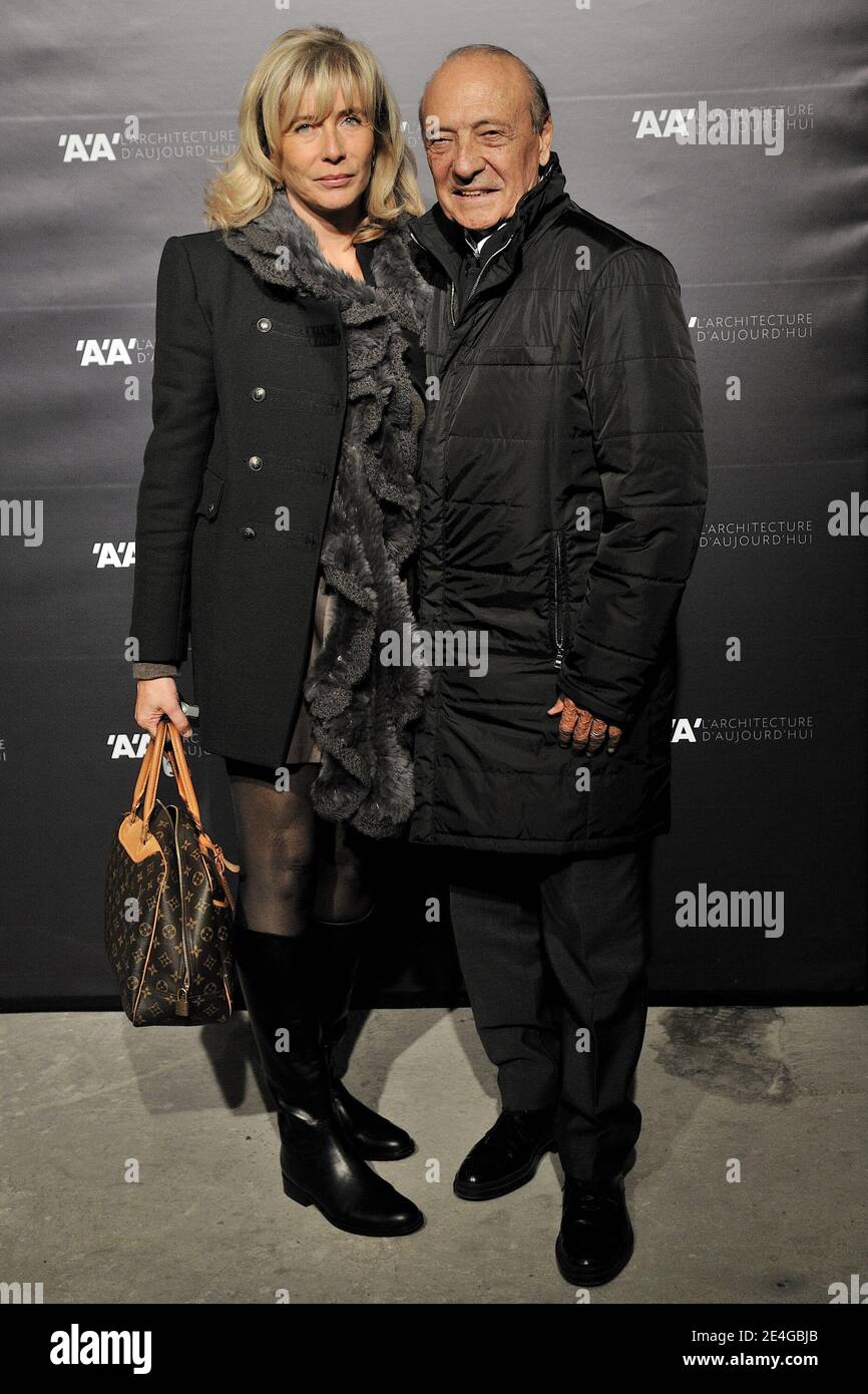 Jacques Seguela et son épouse arrivent à la fête de renaissance du ...