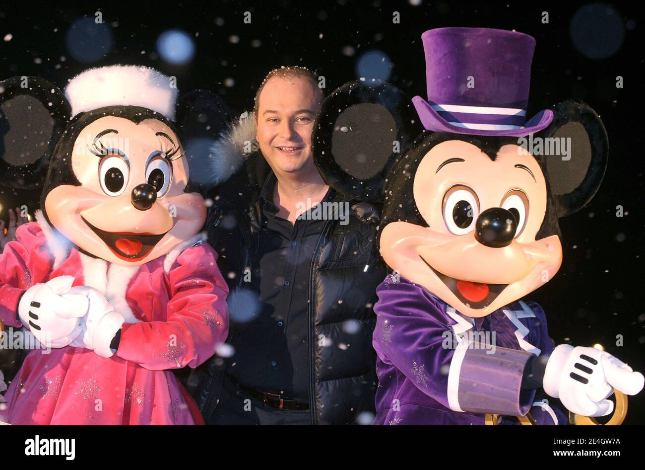 Sébastien Cauet, Mickey et Minnie dévoilent le marché de Noël sur les ...