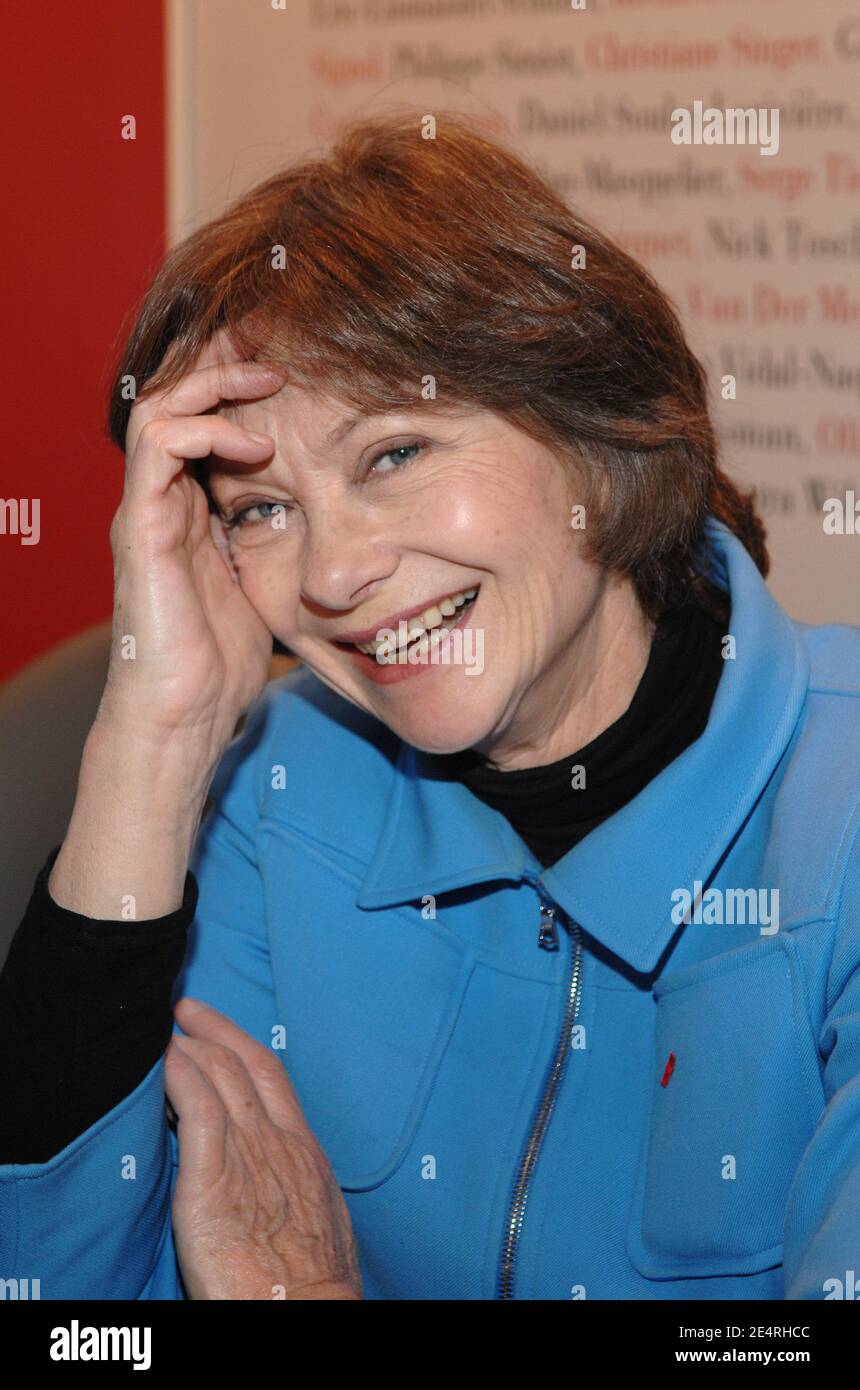 L'actrice Macha Meril participe au salon du Livre de Paris qui s'est ...