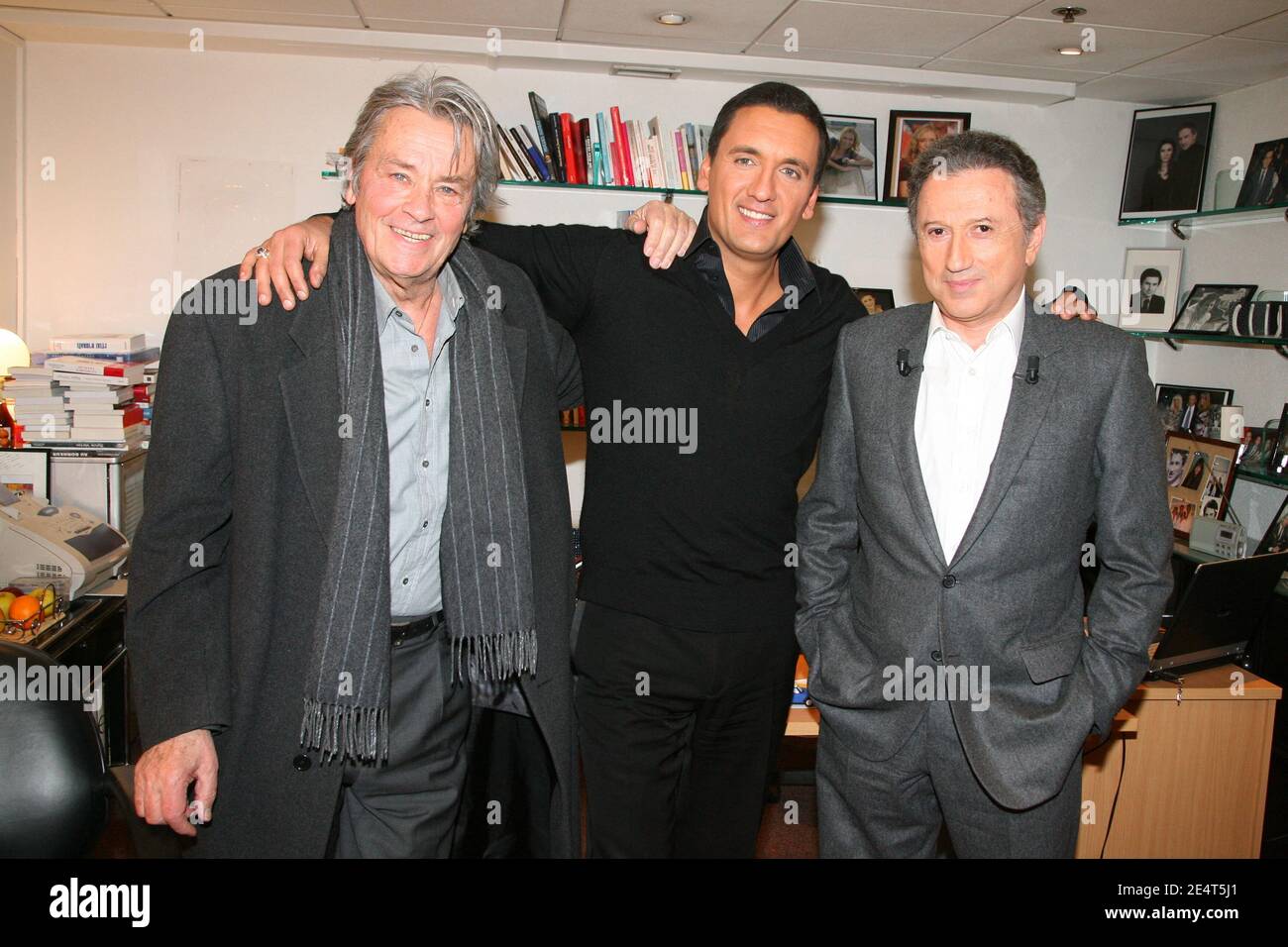 Alain Delon, Dany brillant, Michel Drucker lors de l'enregistrement de ...