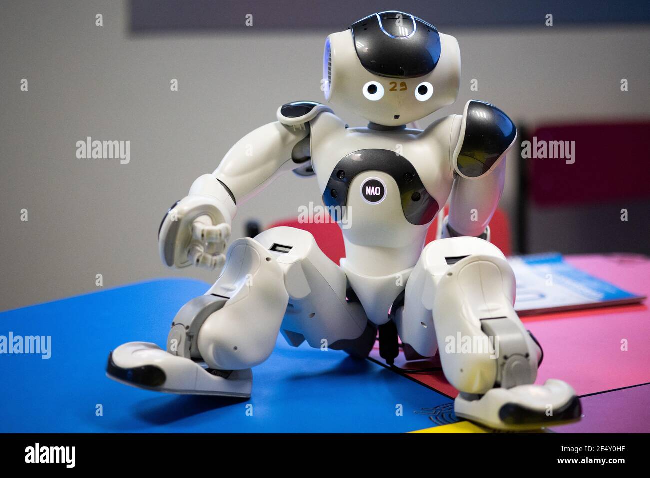 Softbank robotics nao robot Banque de photographies et d’images à haute ...