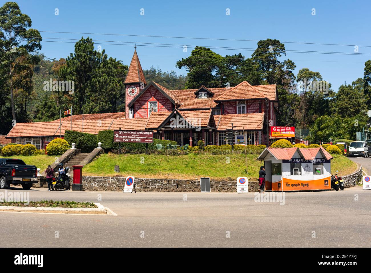 L'architecture de style colonial, Post Office building, Nuwara Eliya ...