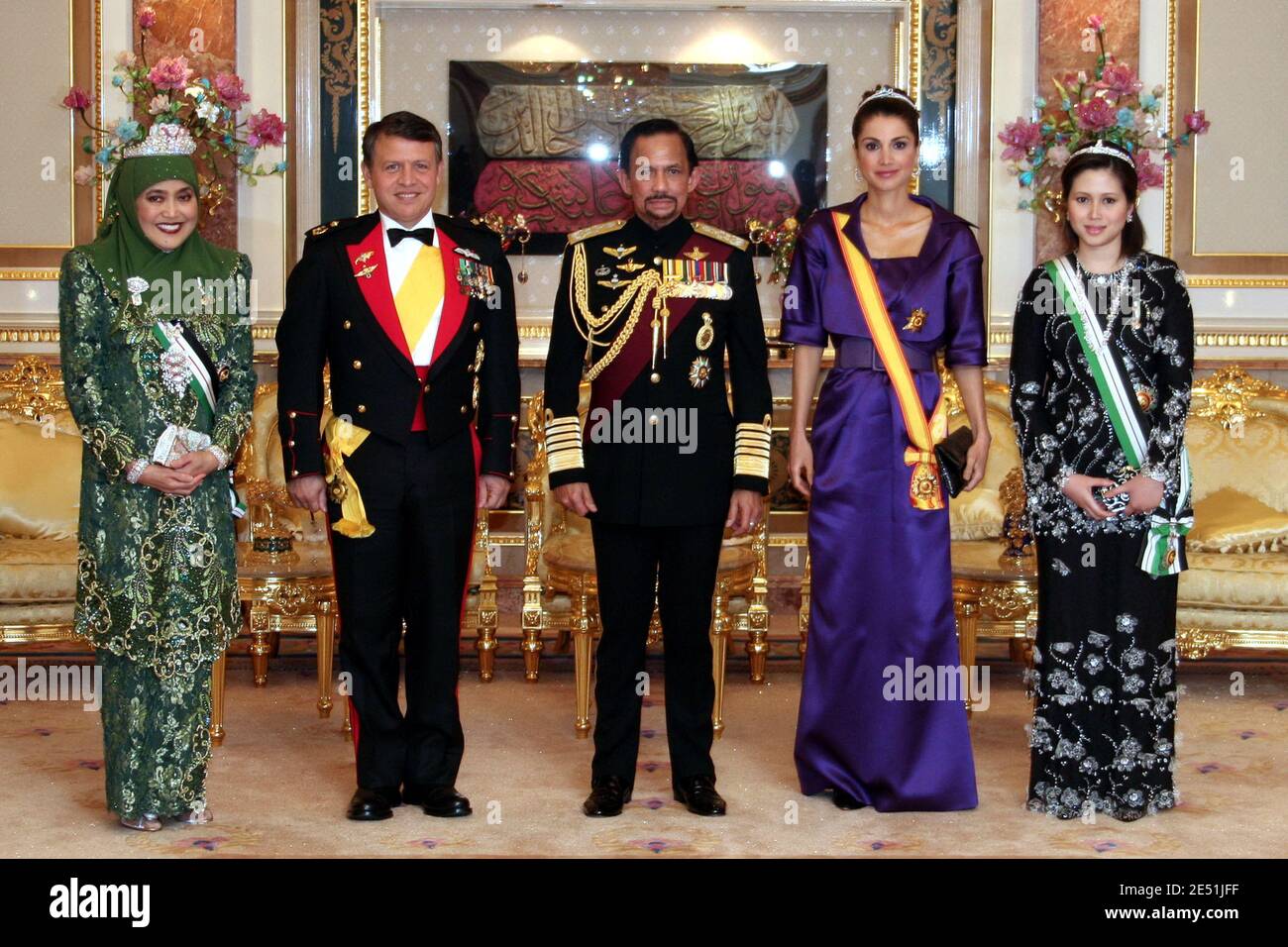Le sultan du Brunéi Haji Hassanal Bolkiah et ses deux femmes, la reine ...