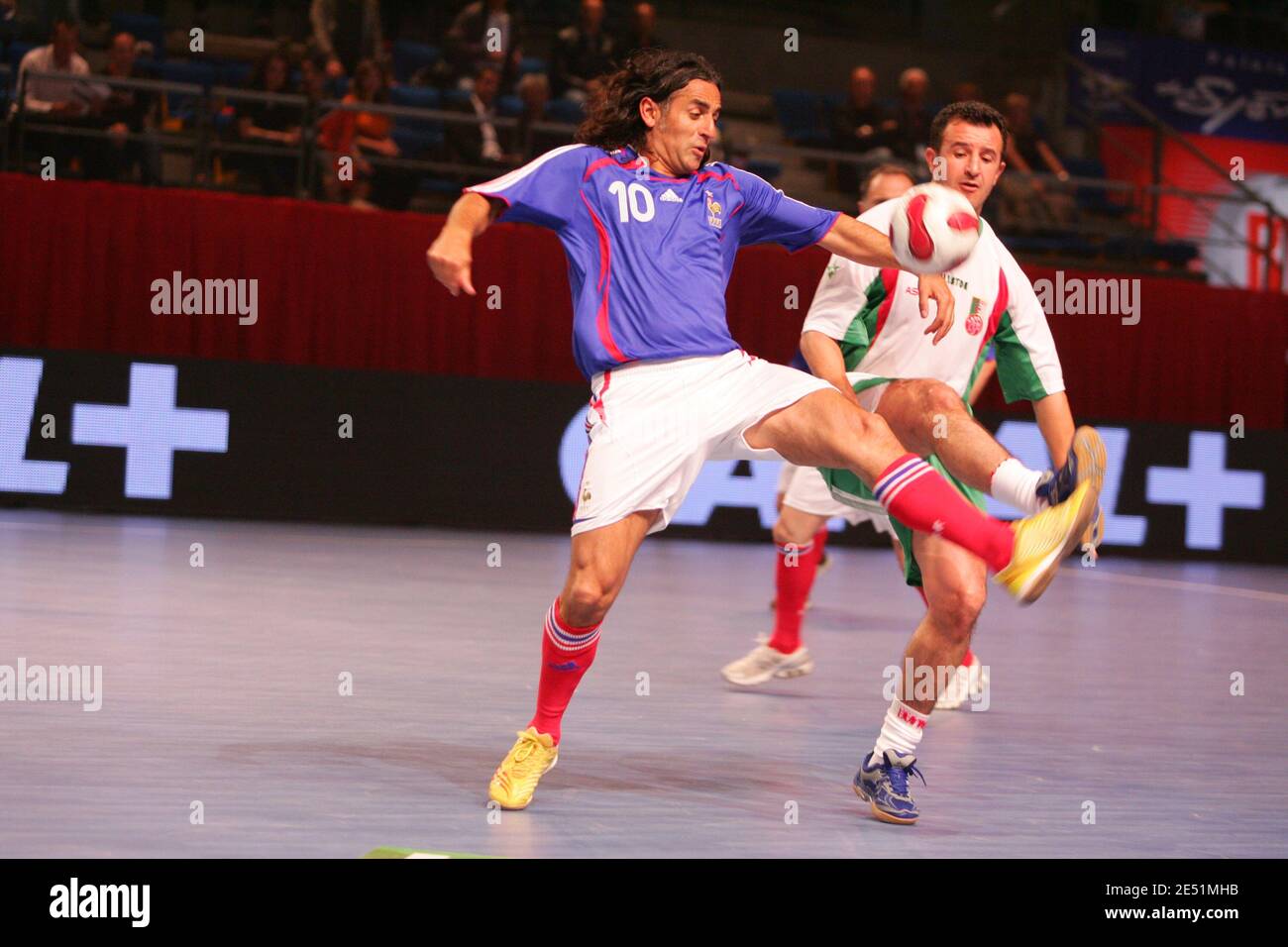 L'ancien joueur de football français Marcel Dib lors du tournoi de ...