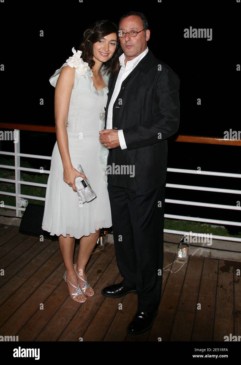 Jean reno and wife Banque de photographies et d’images à haute ...