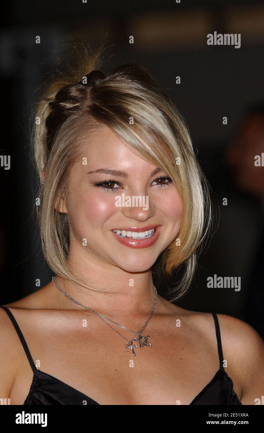 L'actrice Allie Gonino arrive à la sortie de Warner Home Video de ...