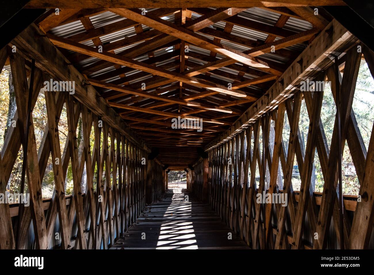 Pont en treillis historique Banque de photographies et d’images à haute ...