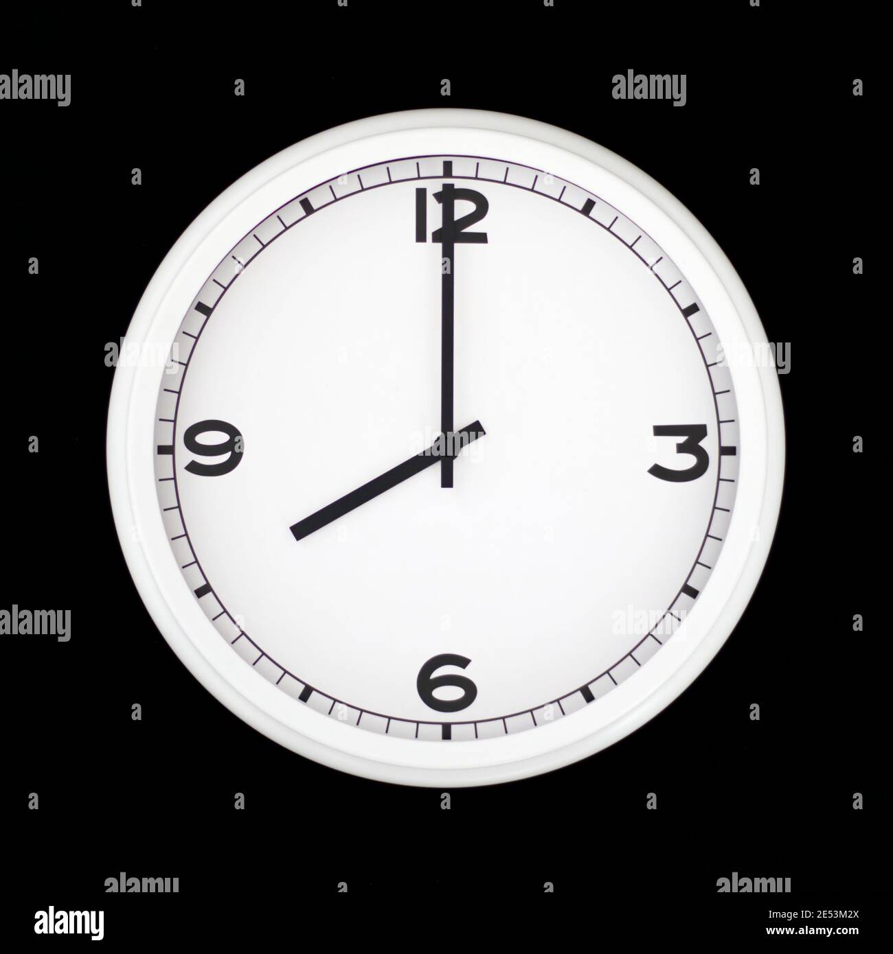 Horloge Murale Analogique Banque d'image et photos - Alamy