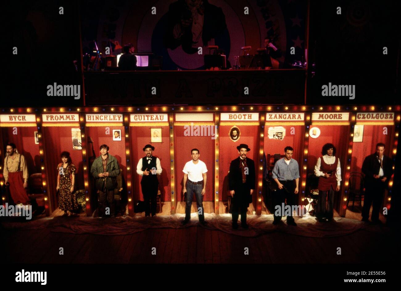 l-r: Ciaran Hinds (Samuel Byck), Cathryn Bradshaw (Lynette ‘Seaky ...