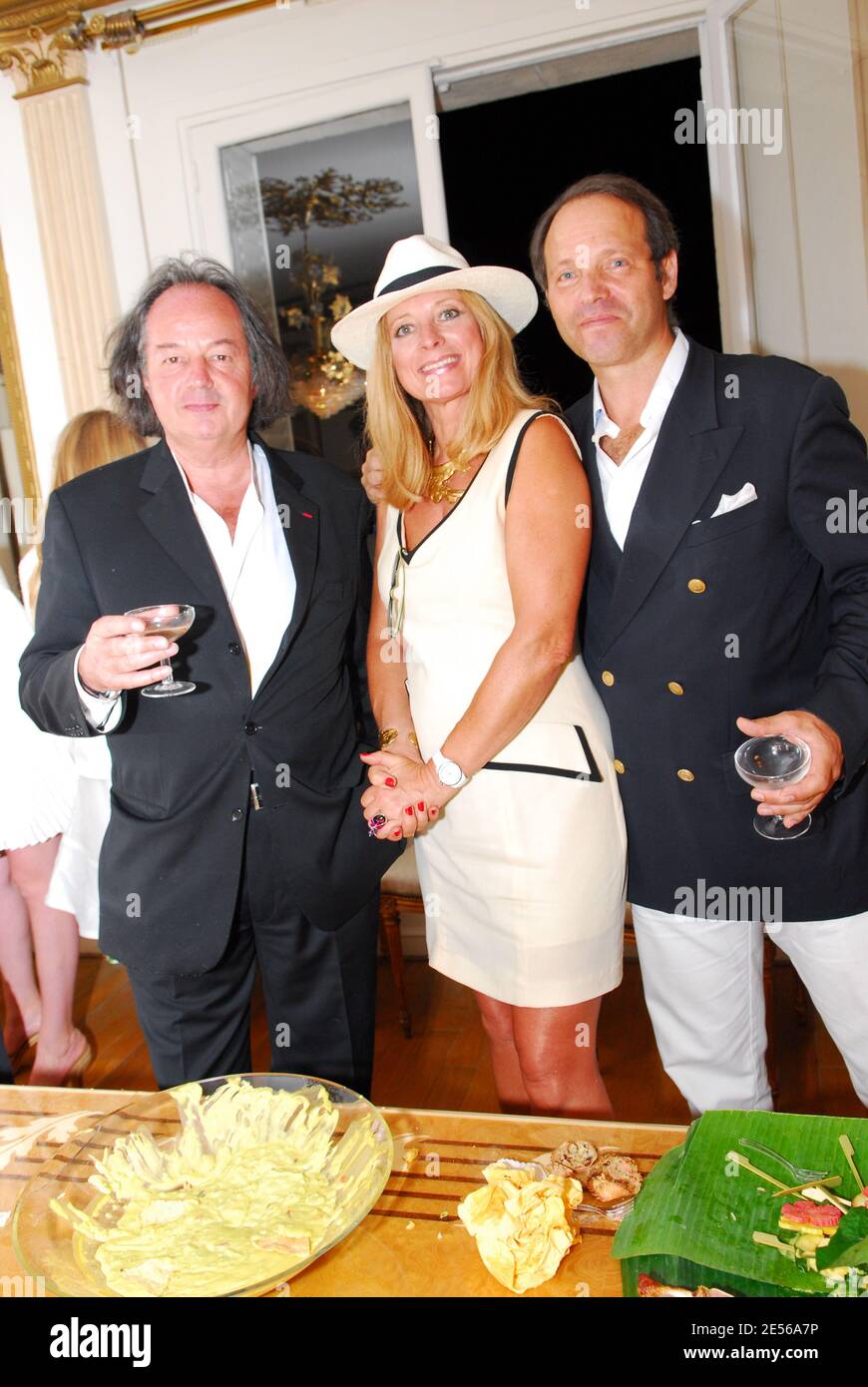 (G-D) Gonzague Saint-bris, Brigitte Mancel et Thierry Tranchant à la ...