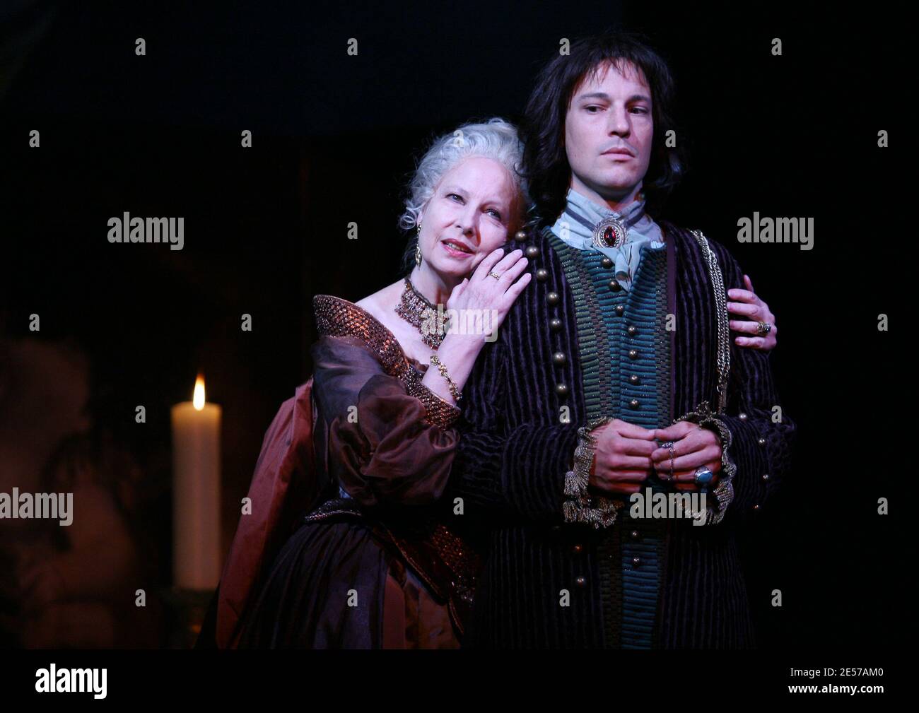 Adrien Melin et Geneviève Casile lors de l'appel-rideau de 'le Diable ...