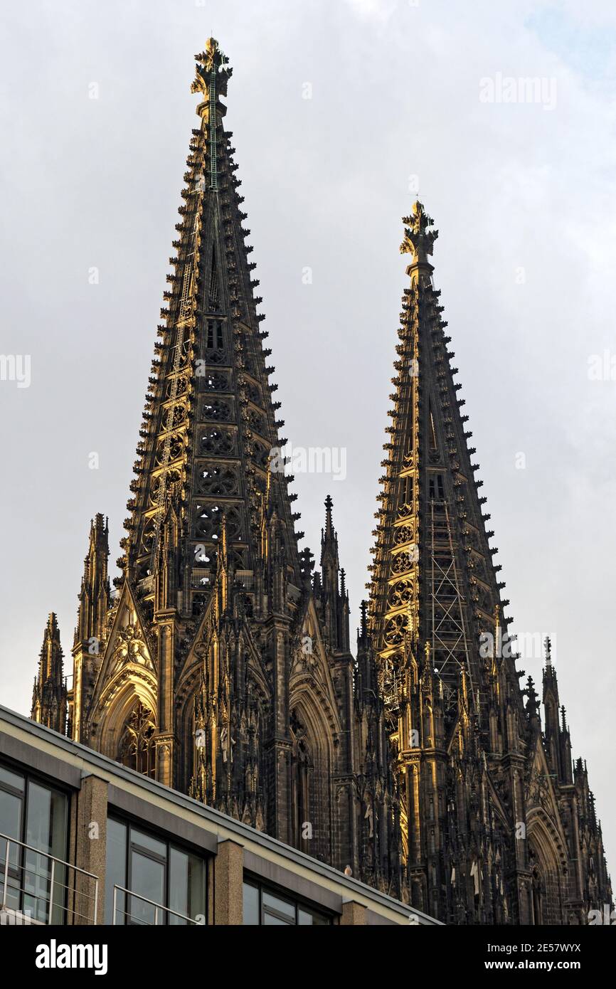 Flèche de la cathédrale de cologne Banque de photographies et d’images ...