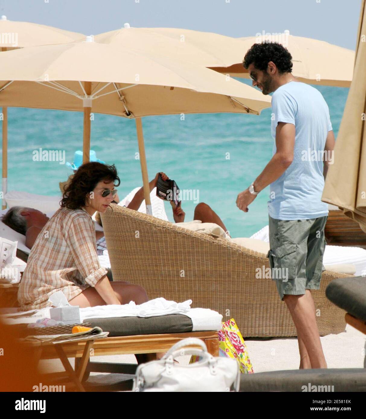Exclusif !! L'humoriste français Ramzy Badia et la petite amie Anne ...