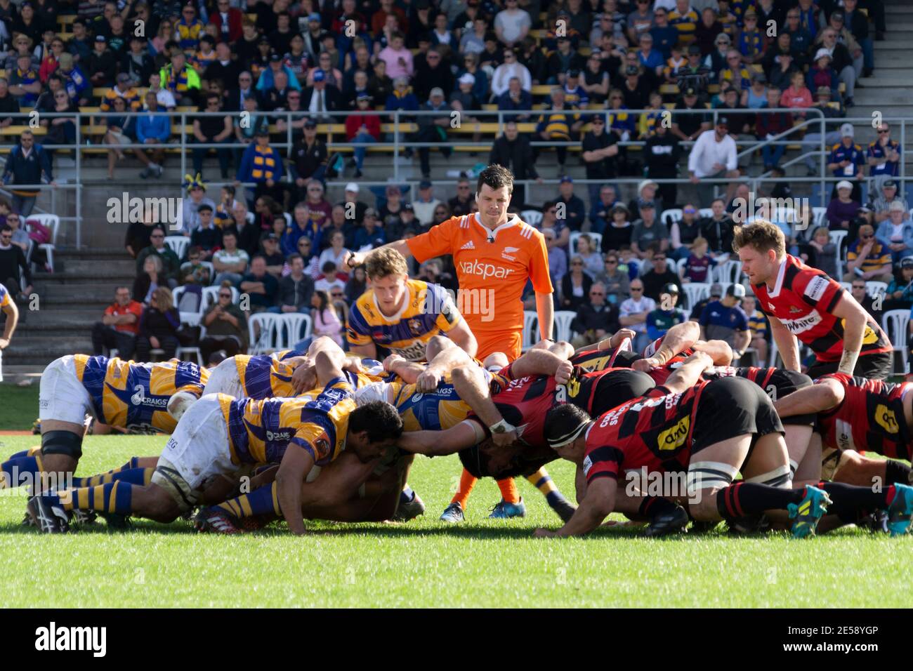 Mêlée rugby arbitre Banque de photographies et d’images à haute ...