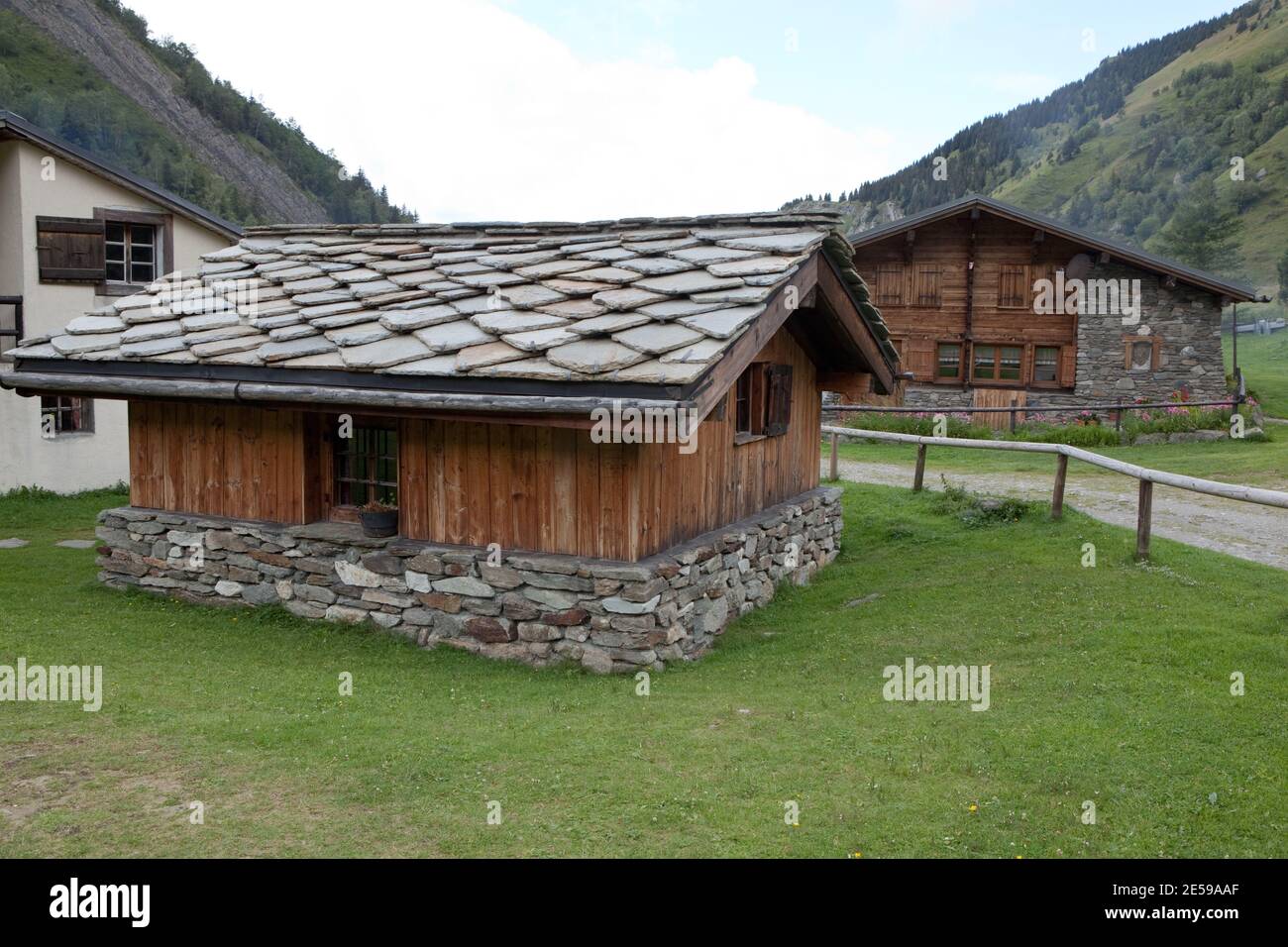 Toit lauze Banque de photographies et d’images à haute résolution - Alamy