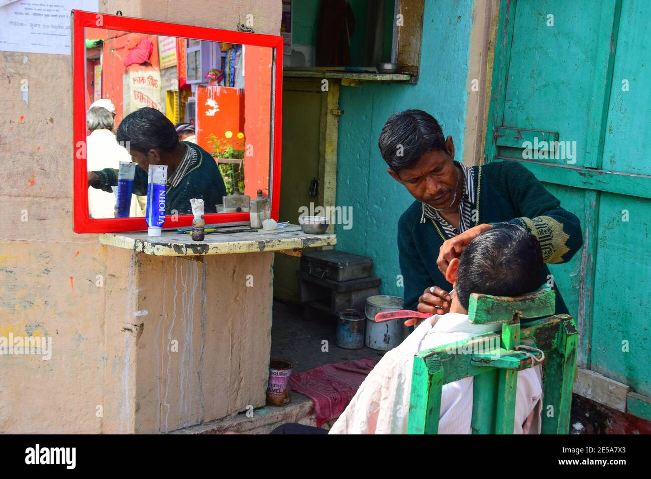 Indian barber Banque de photographies et d’images à haute résolution ...