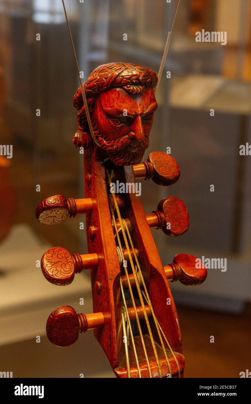 Instrument contondant Banque de photographies et d’images à haute ...