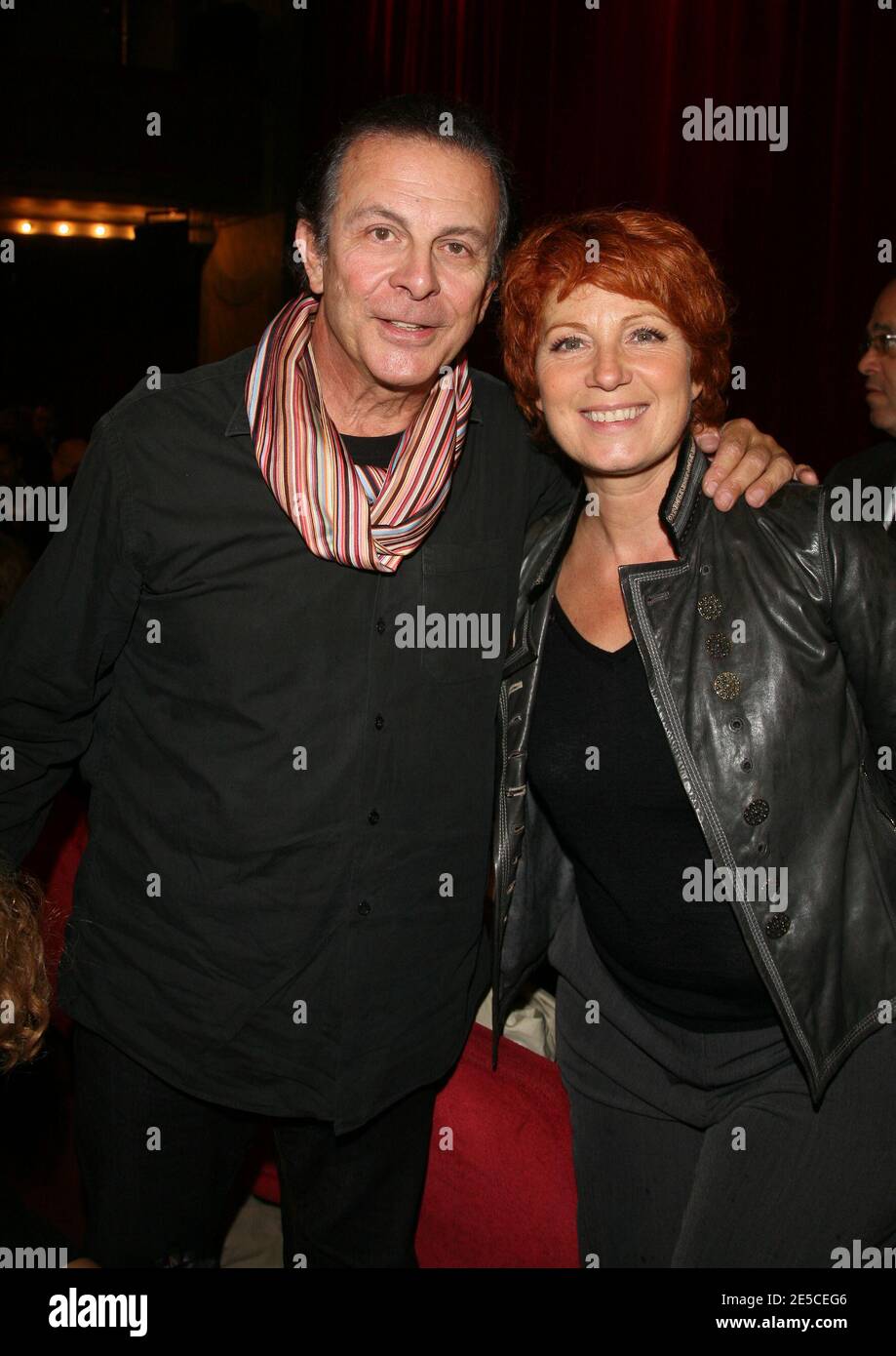 Véronique Genest et Roland Giraud assistent à la première de 'Adam ...