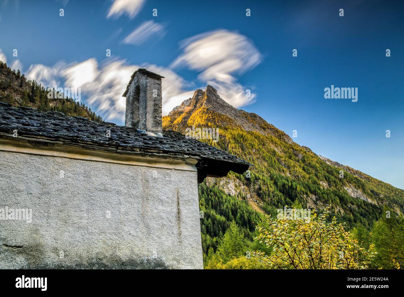 Italie Valle d'Aoste Valpelline la place barrage du Moulin Photo Stock ...