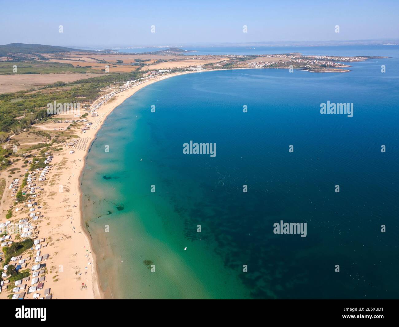 Vue aérienne de Gradina (jardin) Plage près de la ville de Sozopol ...