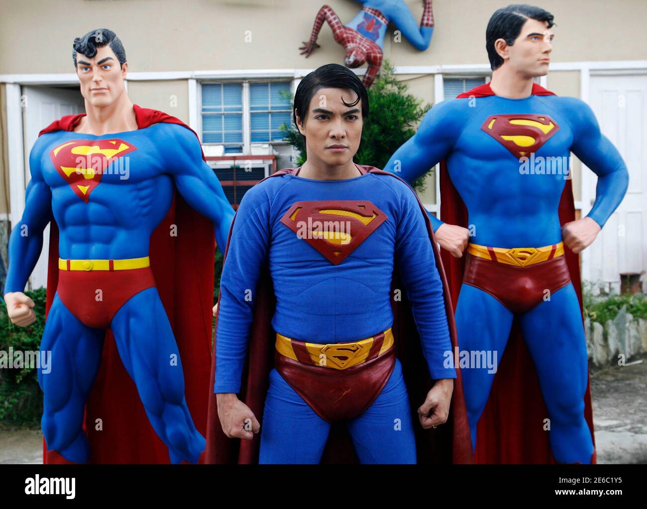 Superman costume man of steel Banque de photographies et d’images à ...